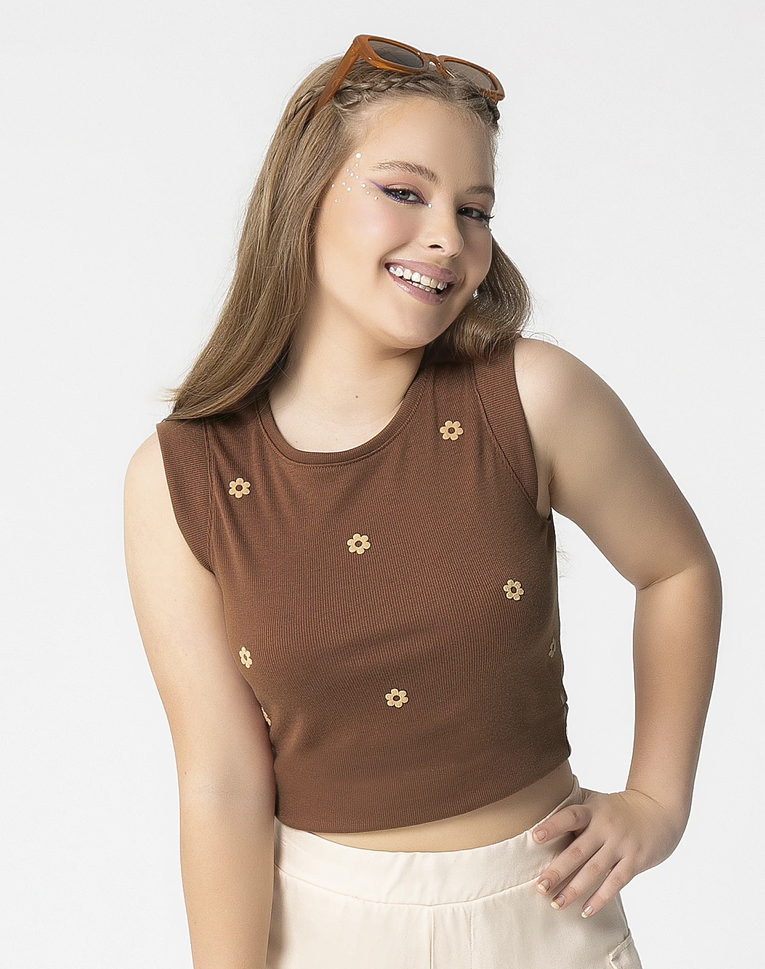 Blusa feminina sem manga e altura do cós Habana Marrom